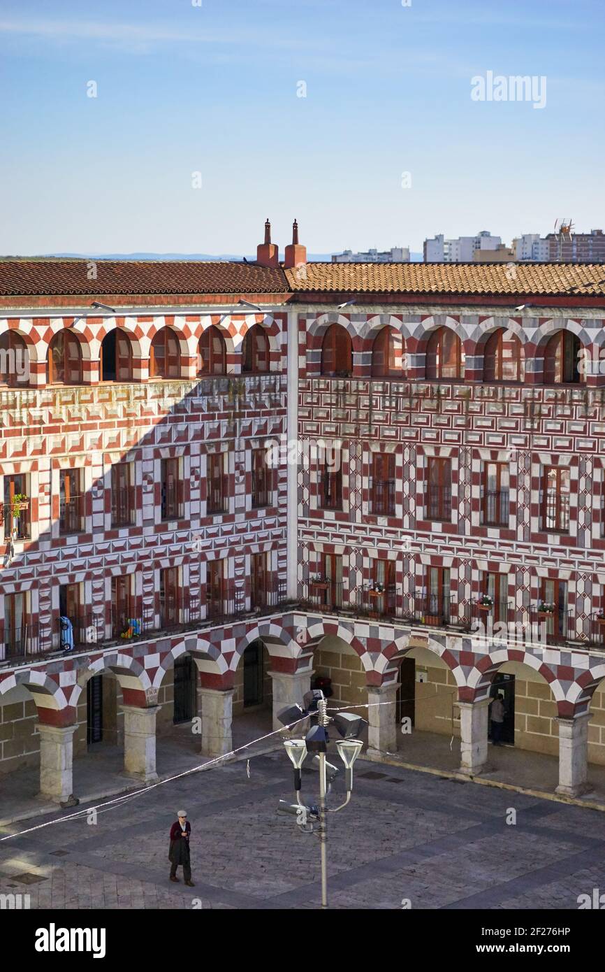 Red and white arches hi-res stock photography and images - Alamy