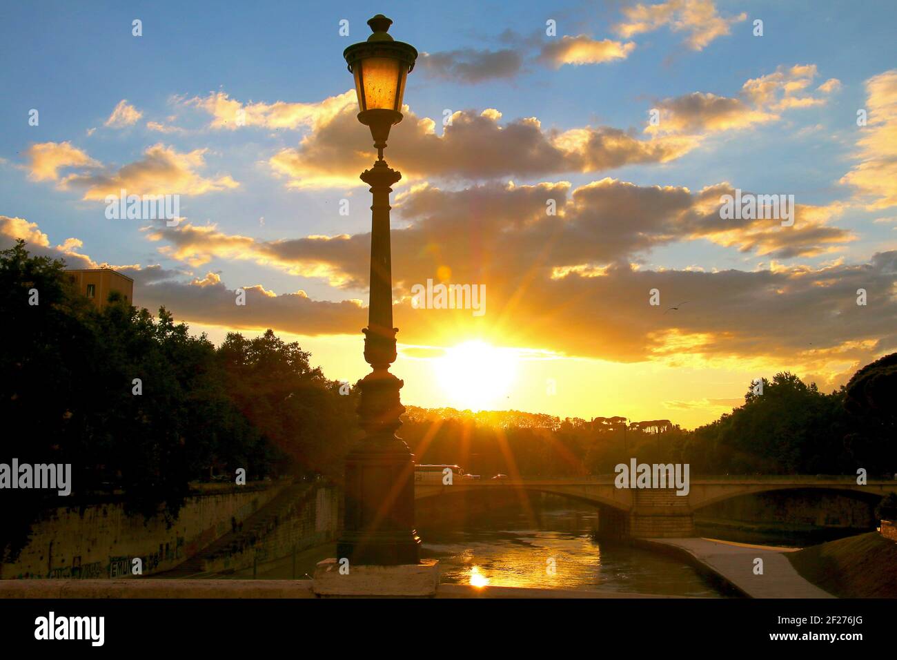 Tiber river nature hi-res stock photography and images - Alamy