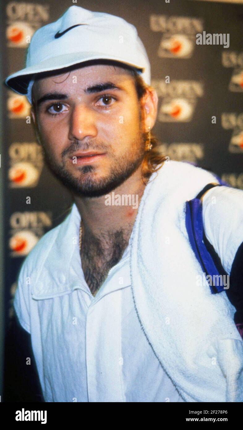 Agassi 1992 hi-res stock photography and images - Alamy