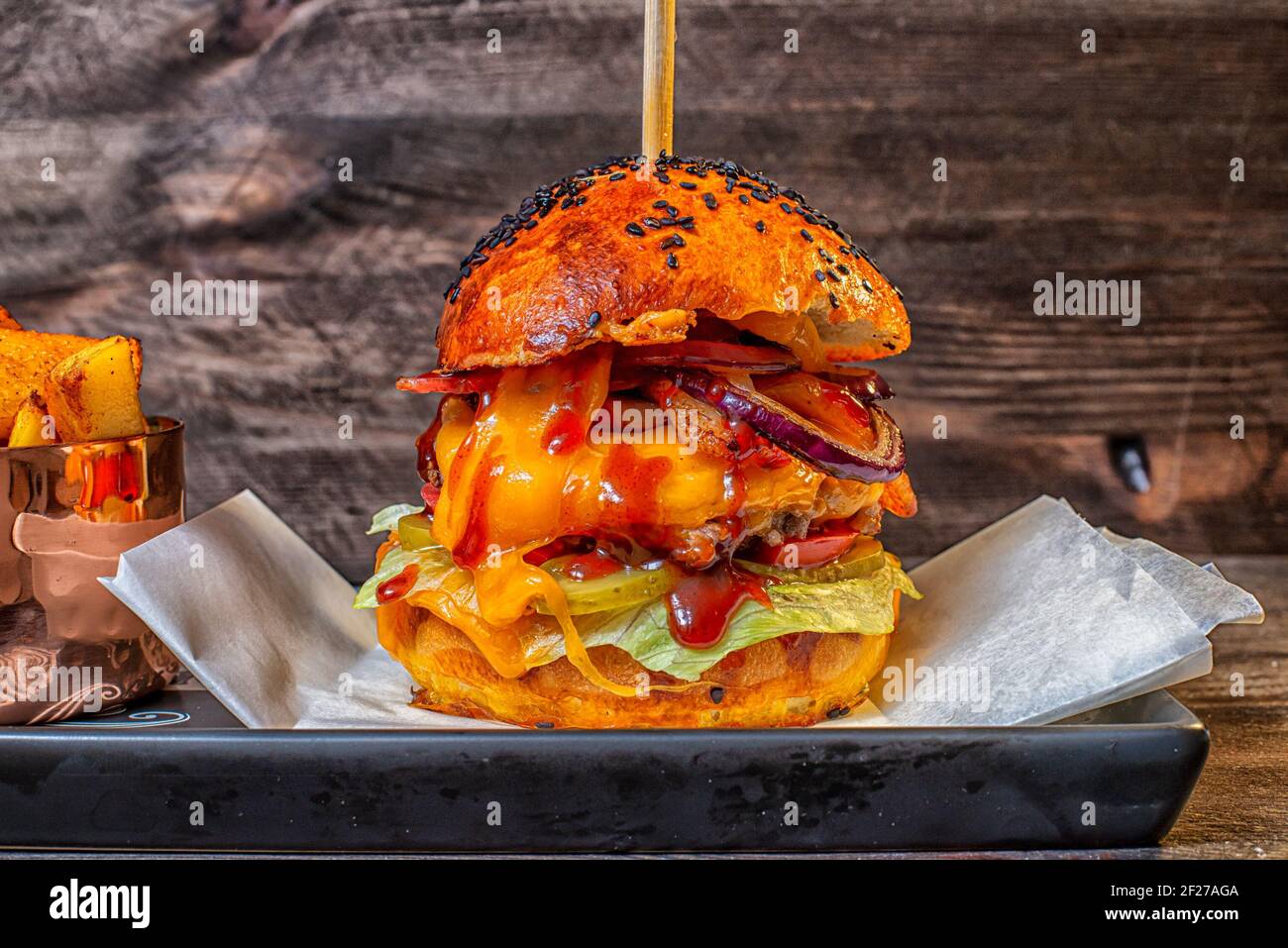 Burger bun beef cheese iceberg Stock Photo - Alamy