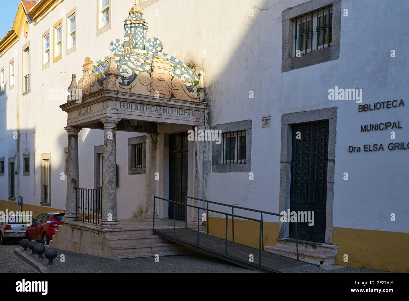 Municipal library interior hi-res stock photography and images - Alamy
