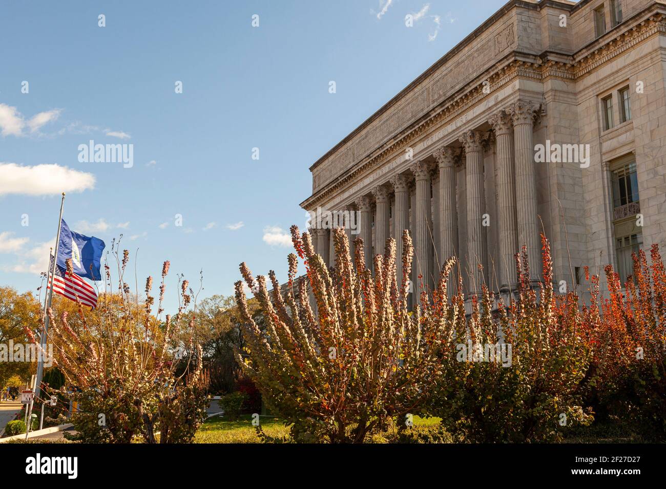 Jamie l whitten federal building hi-res stock photography and images ...