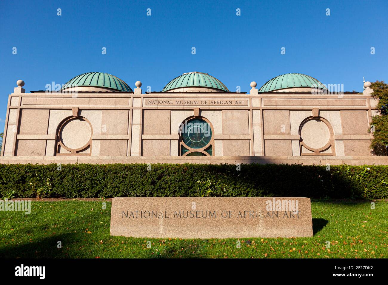 Smithsonian institution logo hi-res stock photography and images - Alamy