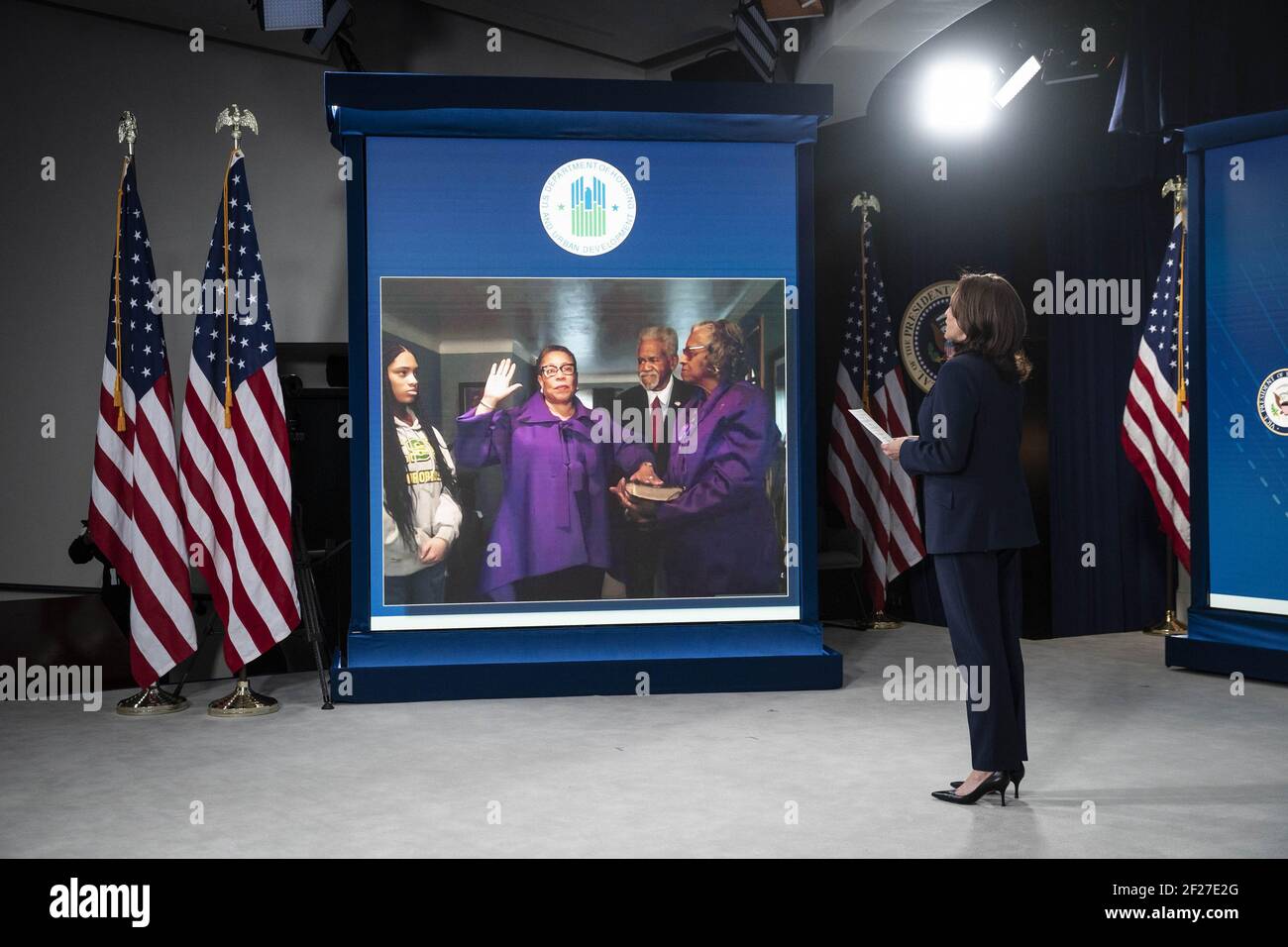 Hud secretary marcia fudge hi-res stock photography and images - Alamy