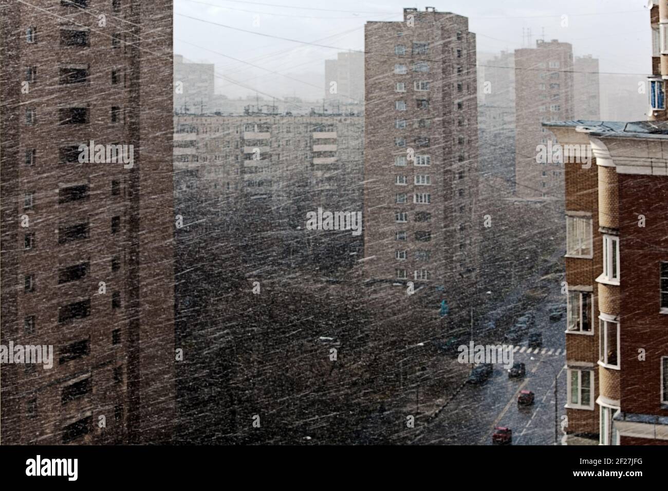 April snow in moscow hi-res stock photography and images - Alamy