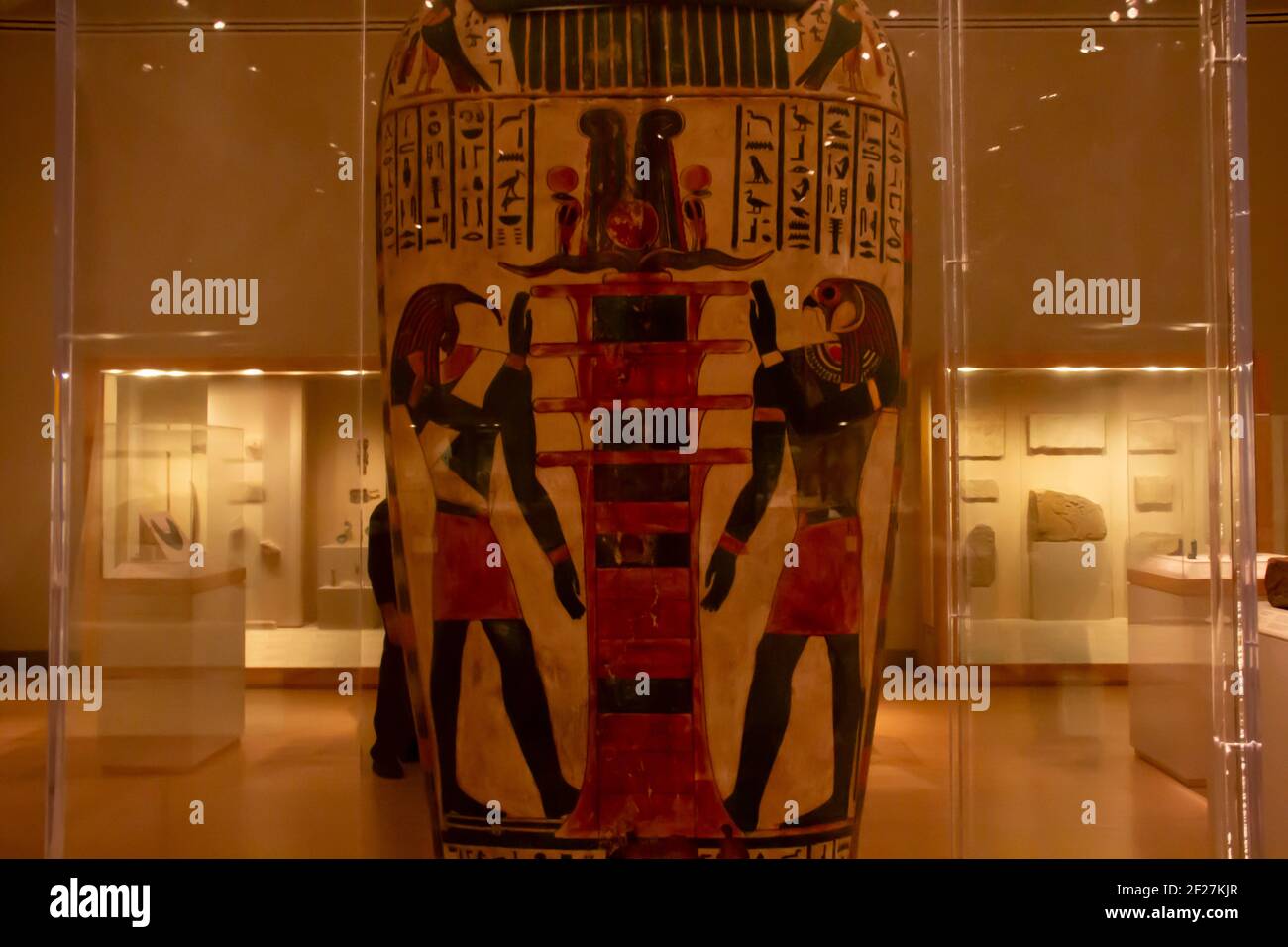 Ancient egyptian royal tomb hi-res stock photography and images - Alamy