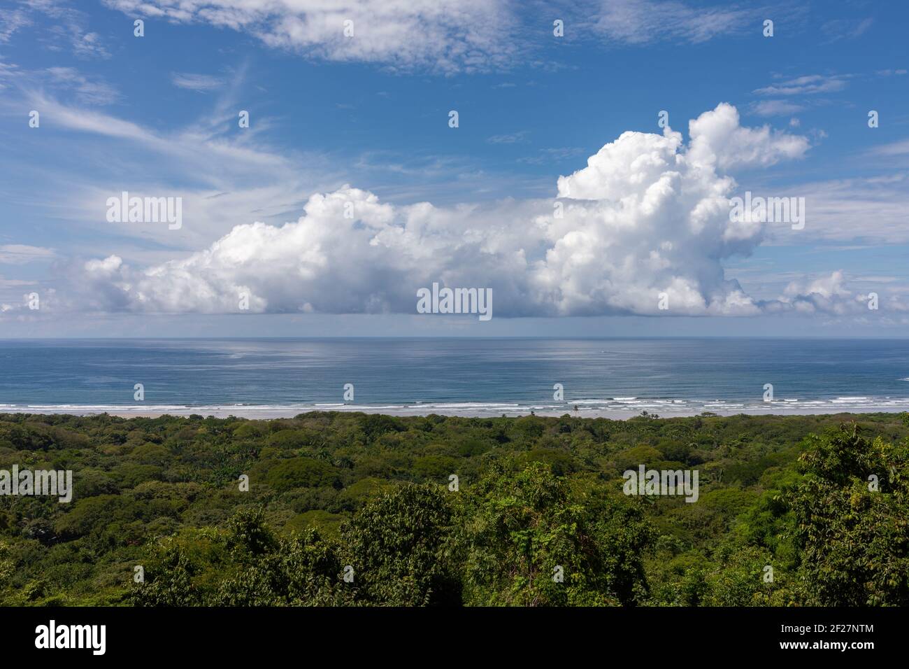 Daytime ocean hi-res stock photography and images - Alamy
