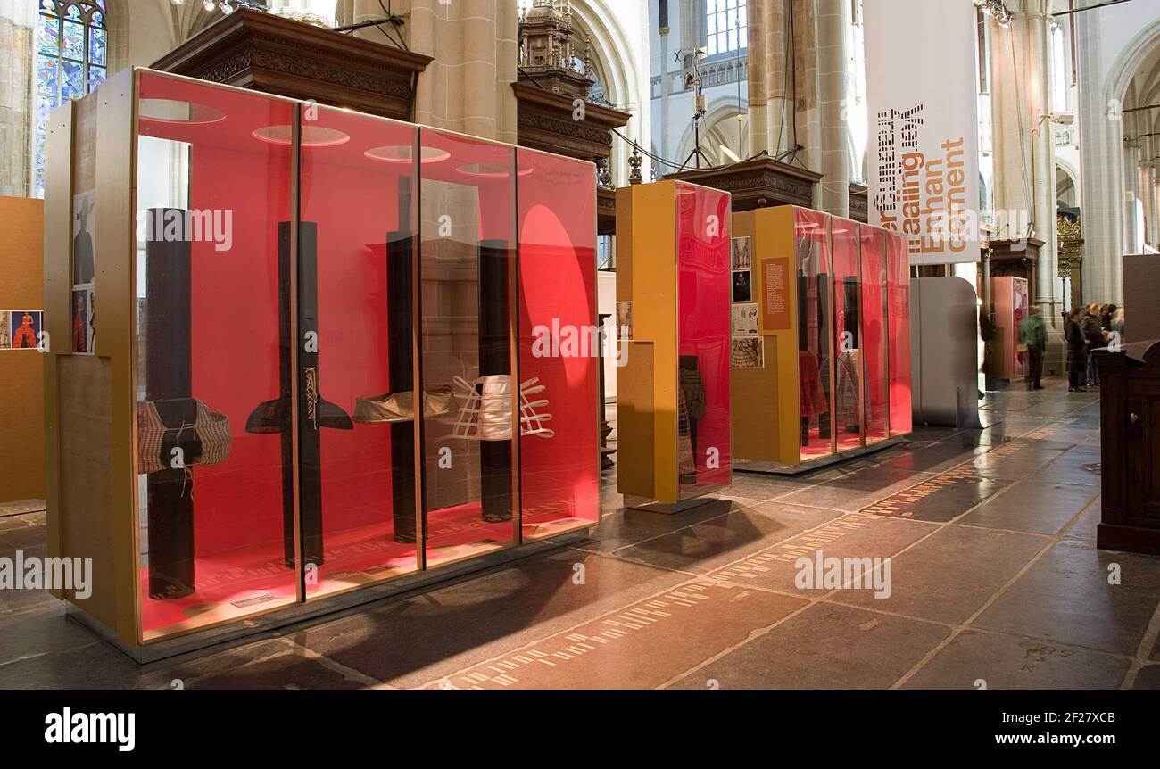 Showcases with garments to create volume; Fashion DNA exhibition in the ...