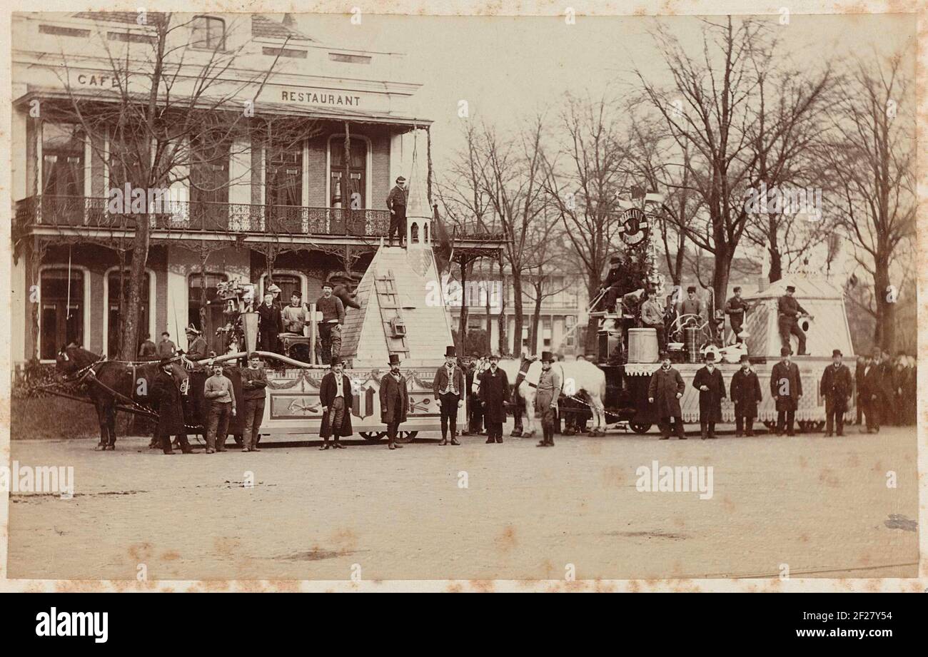 Independence parties hi-res stock photography and images - Alamy