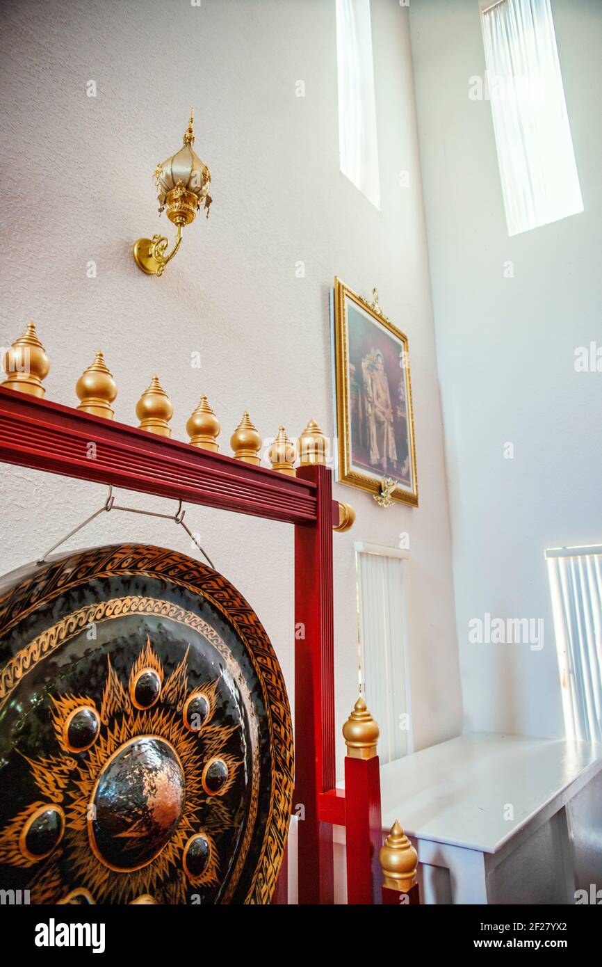 An elaborate gong inside the Thai Buddhist Temple, Wat Buddharangsi of ...