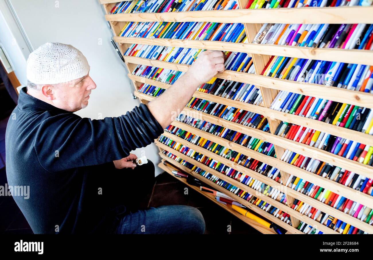 Guinness world record collection hi-res stock photography and images ...