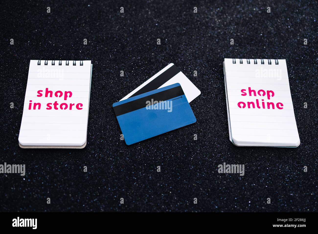 In store vs online hi-res stock photography and images - Alamy