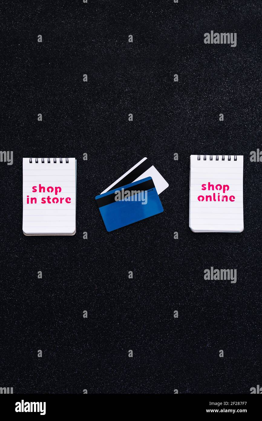 In store vs online hi-res stock photography and images - Alamy