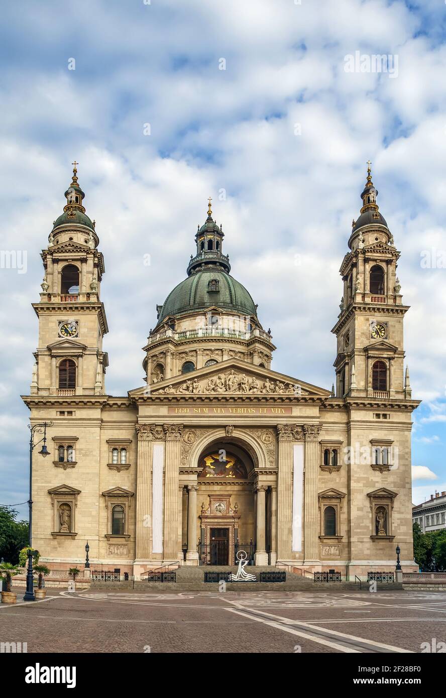 Saint st stephens basilica hi-res stock photography and images - Alamy