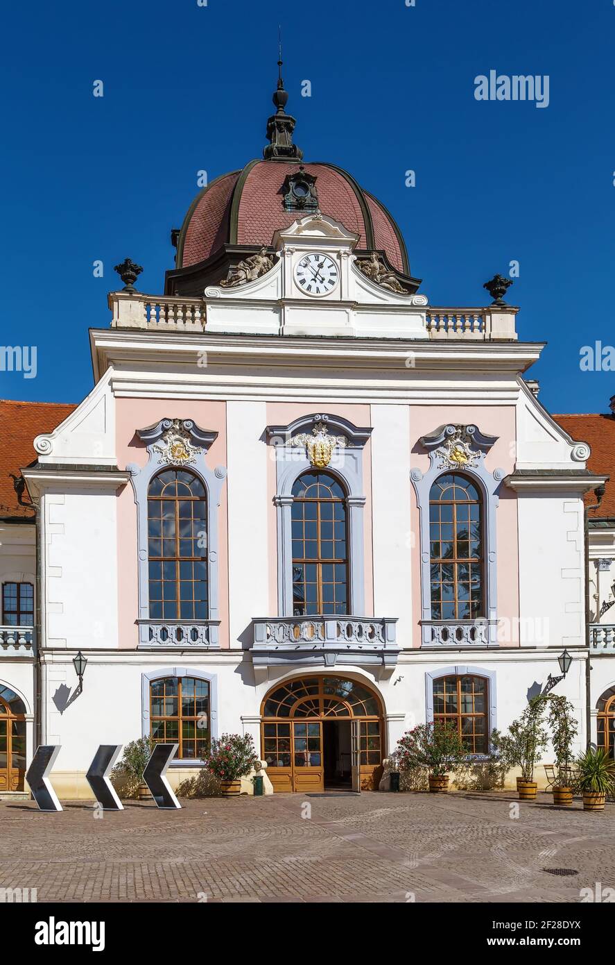 Baroque castle godollo hi-res stock photography and images - Alamy