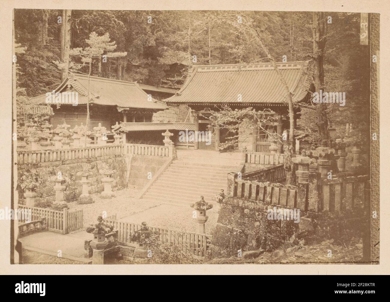 Two temple guards hi-res stock photography and images - Alamy