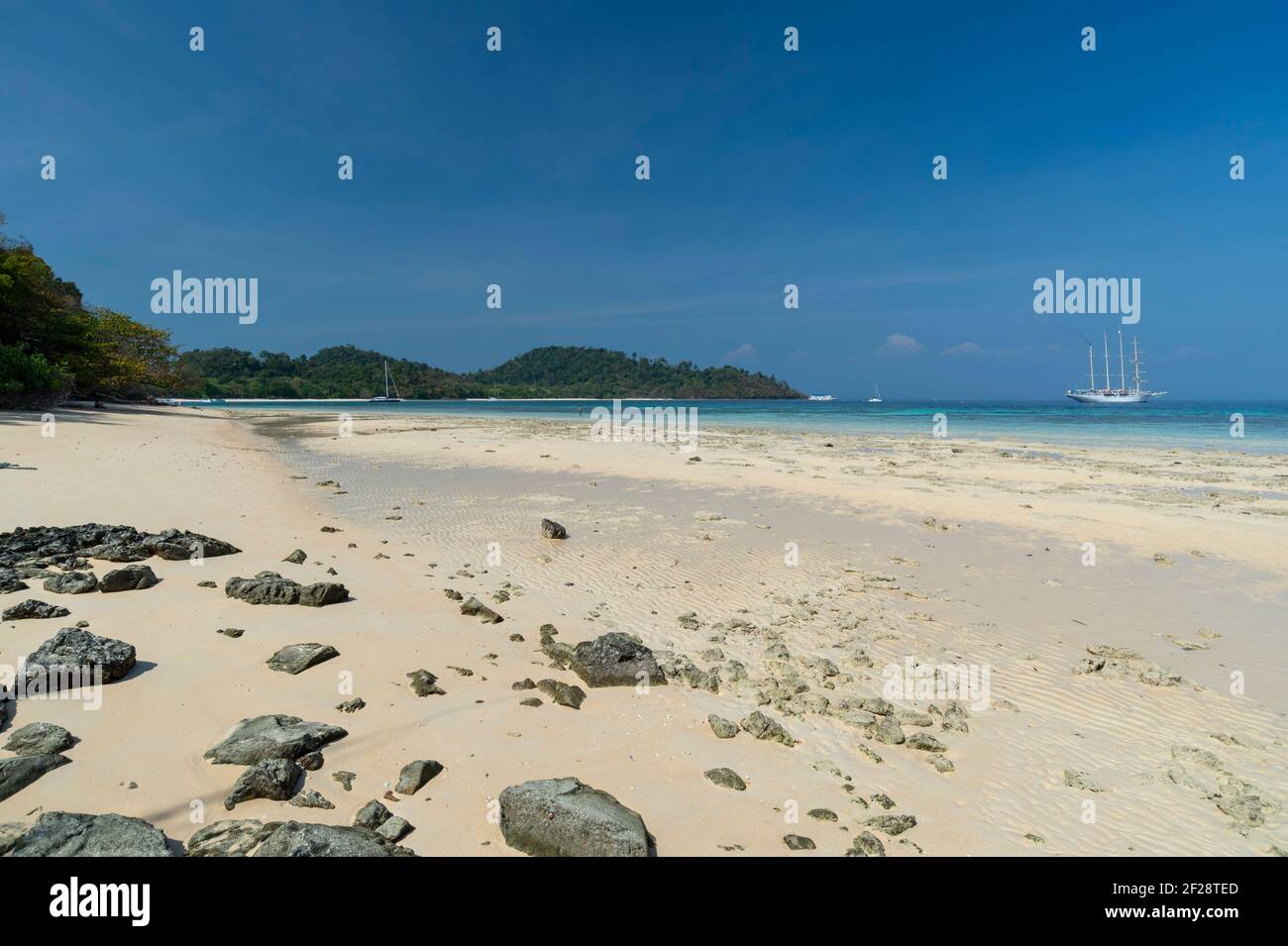 A sandy bech in Ko Rok Nok island Stock Photo - Alamy