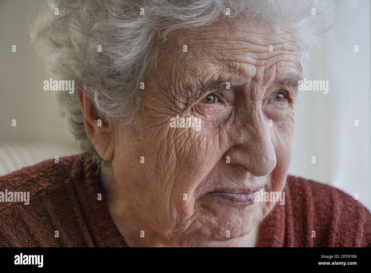 Wrinkled granny hi-res stock photography and images - Alamy