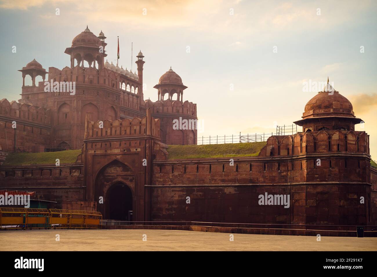 Lahori Gate of red fort, Lal Qila, in old delhi, india Stock Photo - Alamy