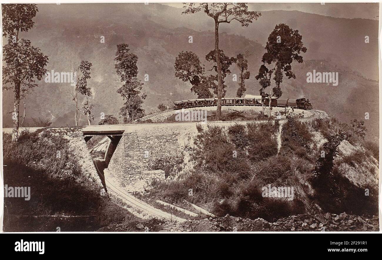 Train on the Darjeeling-Himalayan Railway in the loop at Tindharia ...
