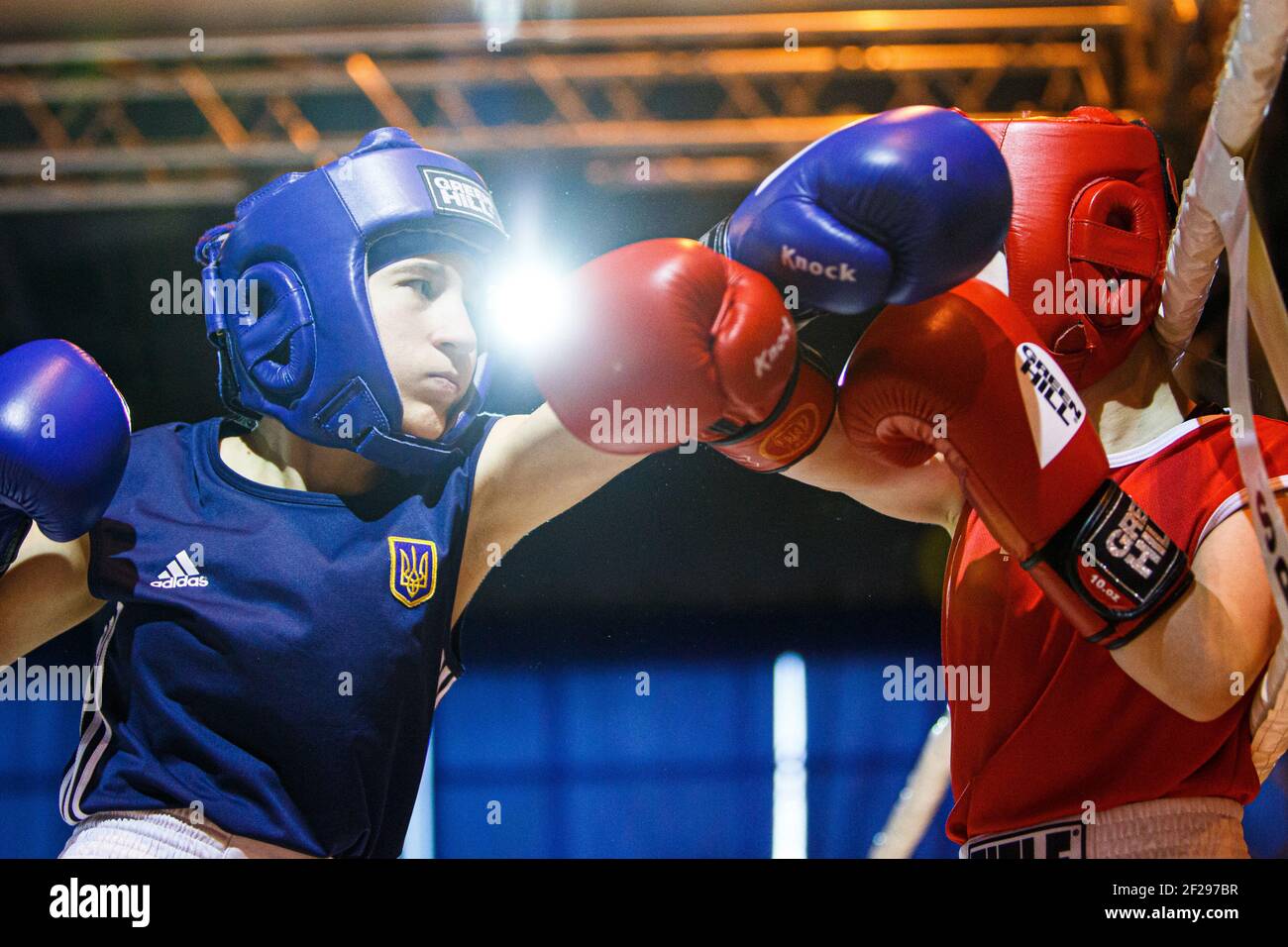Womens boxing hi-res stock photography and images - Alamy