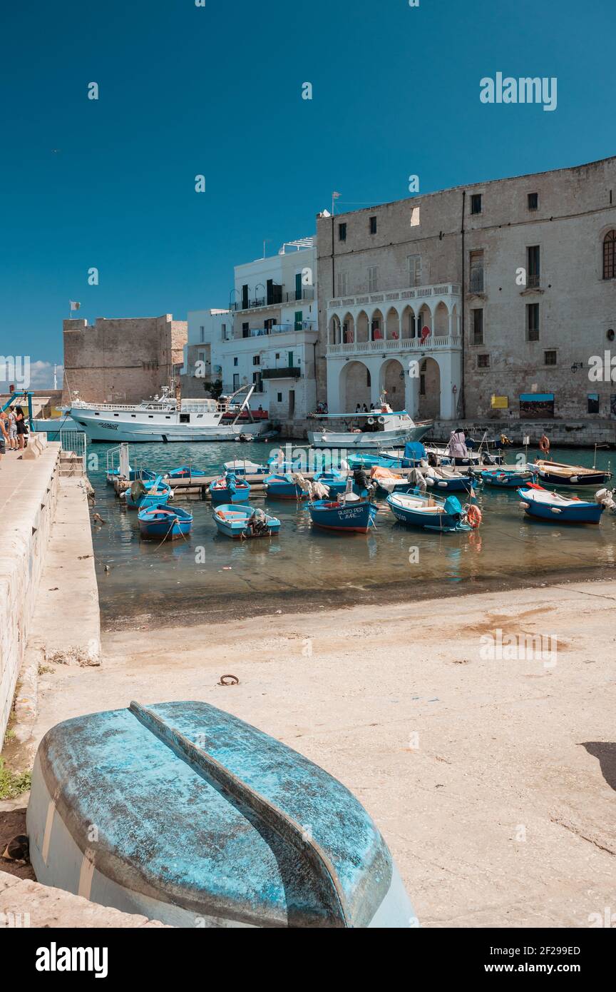 boats in the harbour of the oldtown of Monopoli in Puglia Stock Photo ...