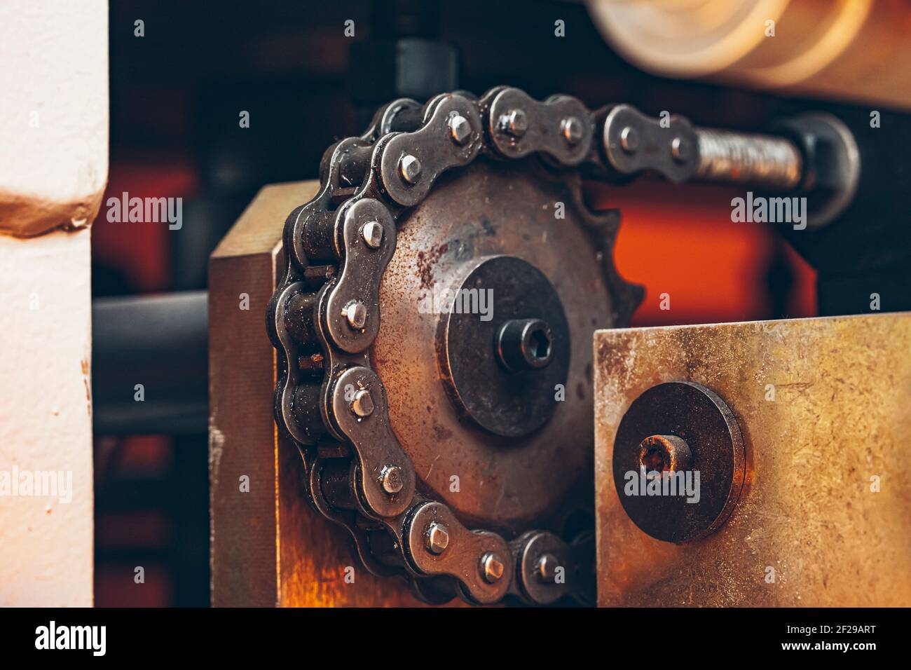 Metal chain of conveyor belt on production line on cable factory Stock ...