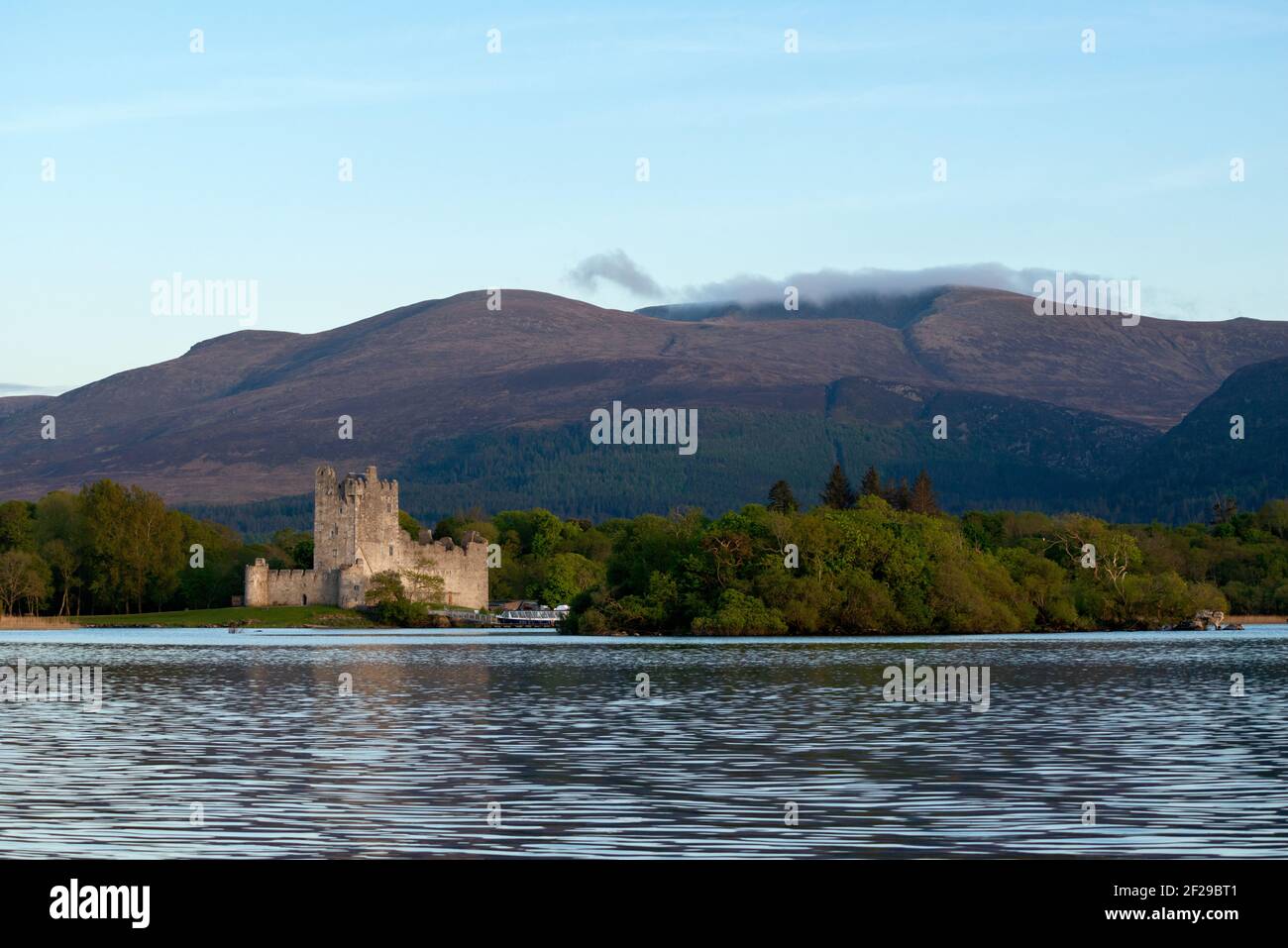 Castle shore park hi-res stock photography and images - Alamy