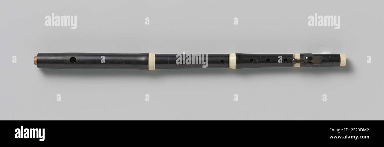 Ebony flute hi-res stock photography and images - Alamy