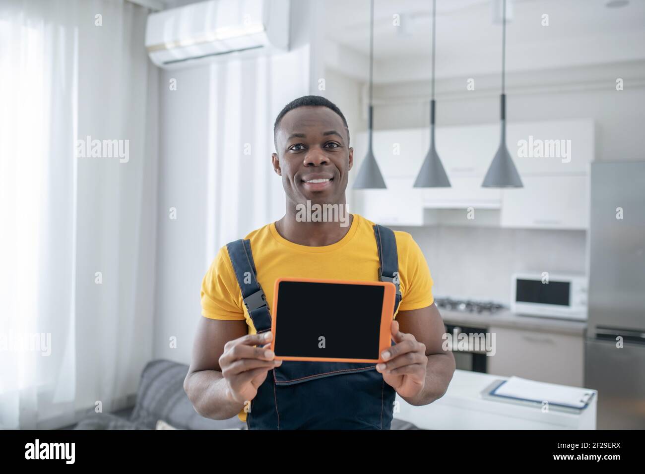 Hands dark skinned man working hi-res stock photography and images - Alamy
