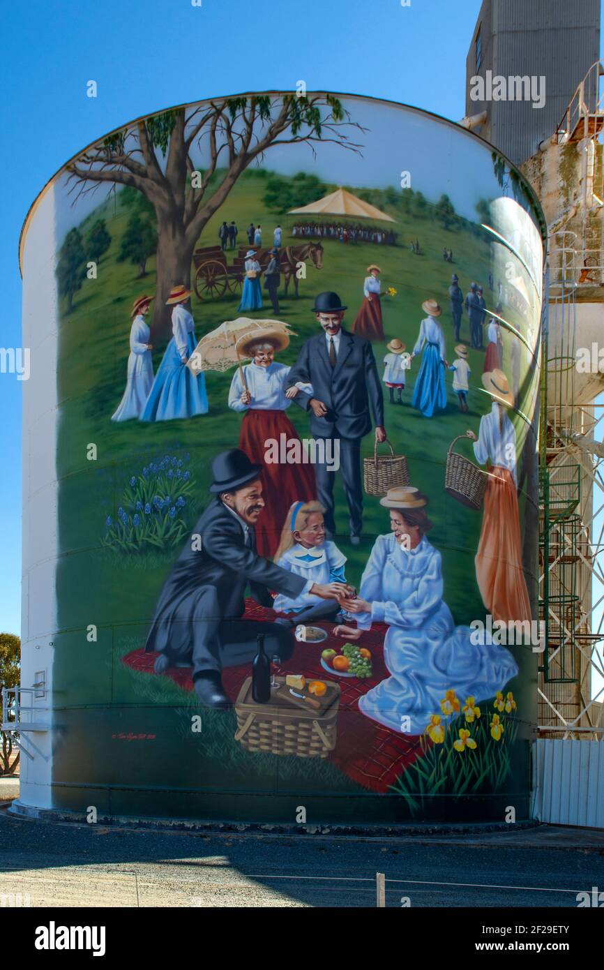 Silo Art at Colbinabbin, Victoria, Australia Stock Photo - Alamy
