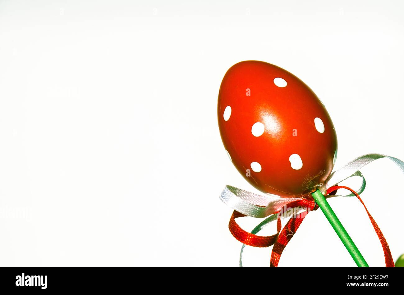 Red easter eggs dots hi-res stock photography and images - Alamy