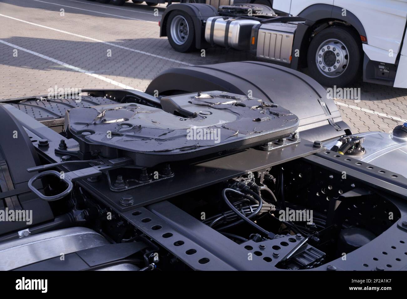 Fifth wheel coupling hi-res stock photography and images - Alamy