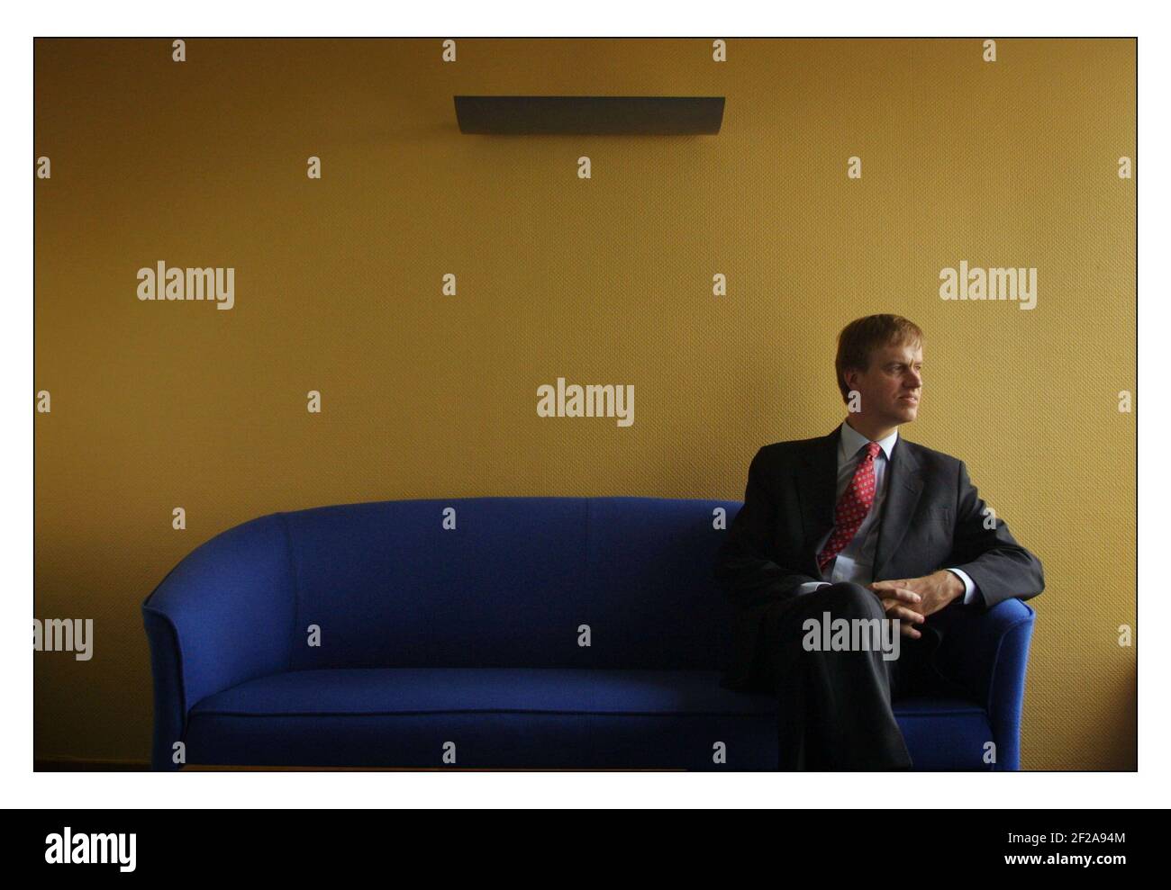 Stephen Timms in the D.T.I. London.pic David Sandison 1/8/2002 Stock ...