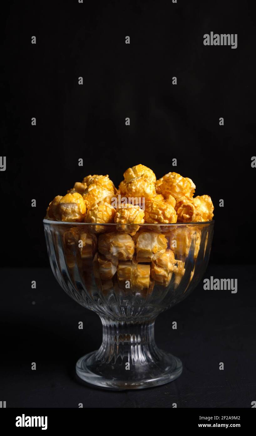 Popcorn plate hi-res stock photography and images - Alamy