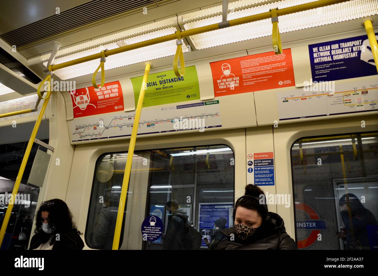 London underground tube posters hi-res stock photography and images - Alamy