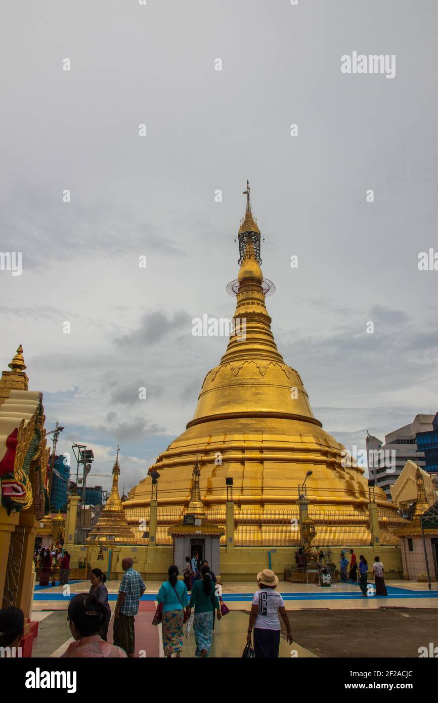 Botataung golden temple stupa hi-res stock photography and images - Alamy