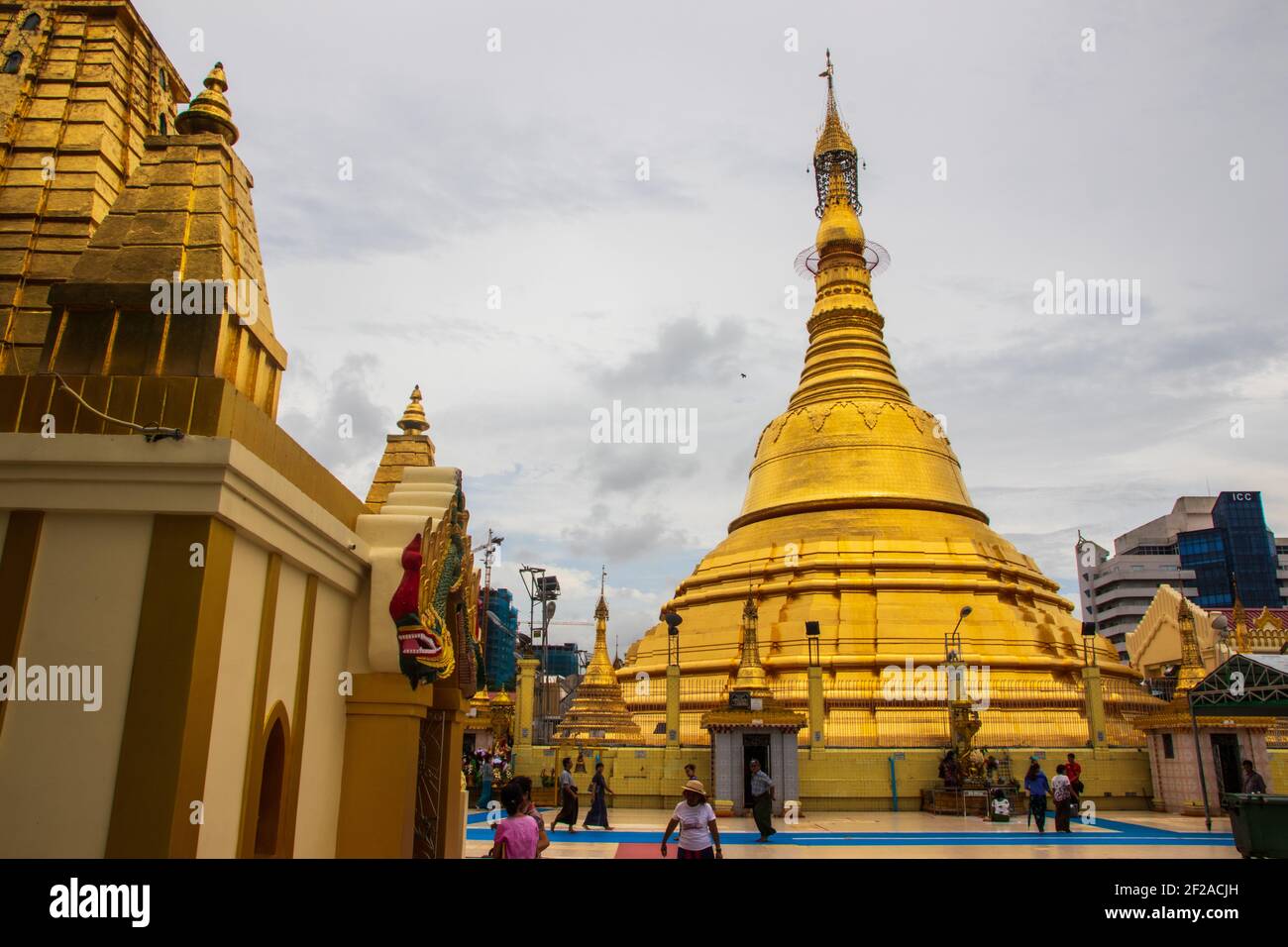 Botataung golden temple stupa hi-res stock photography and images - Alamy