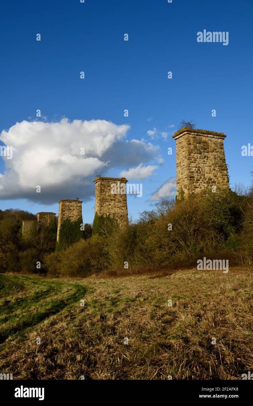 Viaduct Pillars Hook Norton Oxfordshire Stock Photo - Alamy