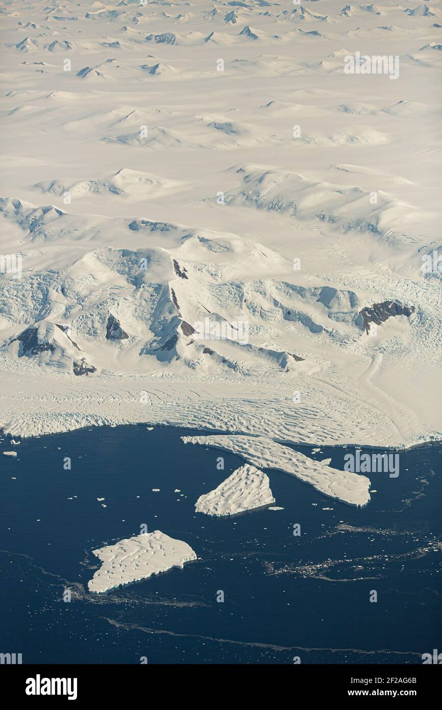 Transantarctic mountains in antarctica hi-res stock photography and ...