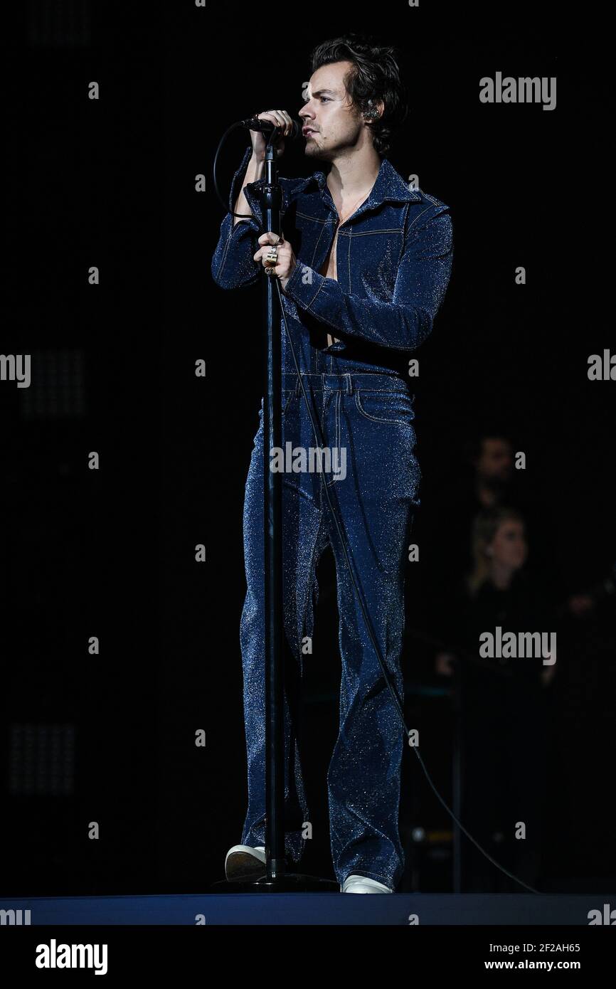 London, United Kingdom. 7th December 2019. Harry Styles on stage during ...