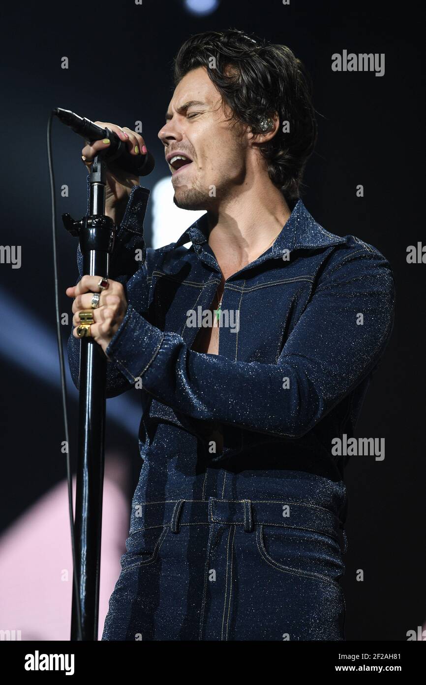 London, United Kingdom. 7th December 2019. Harry Styles on stage during ...