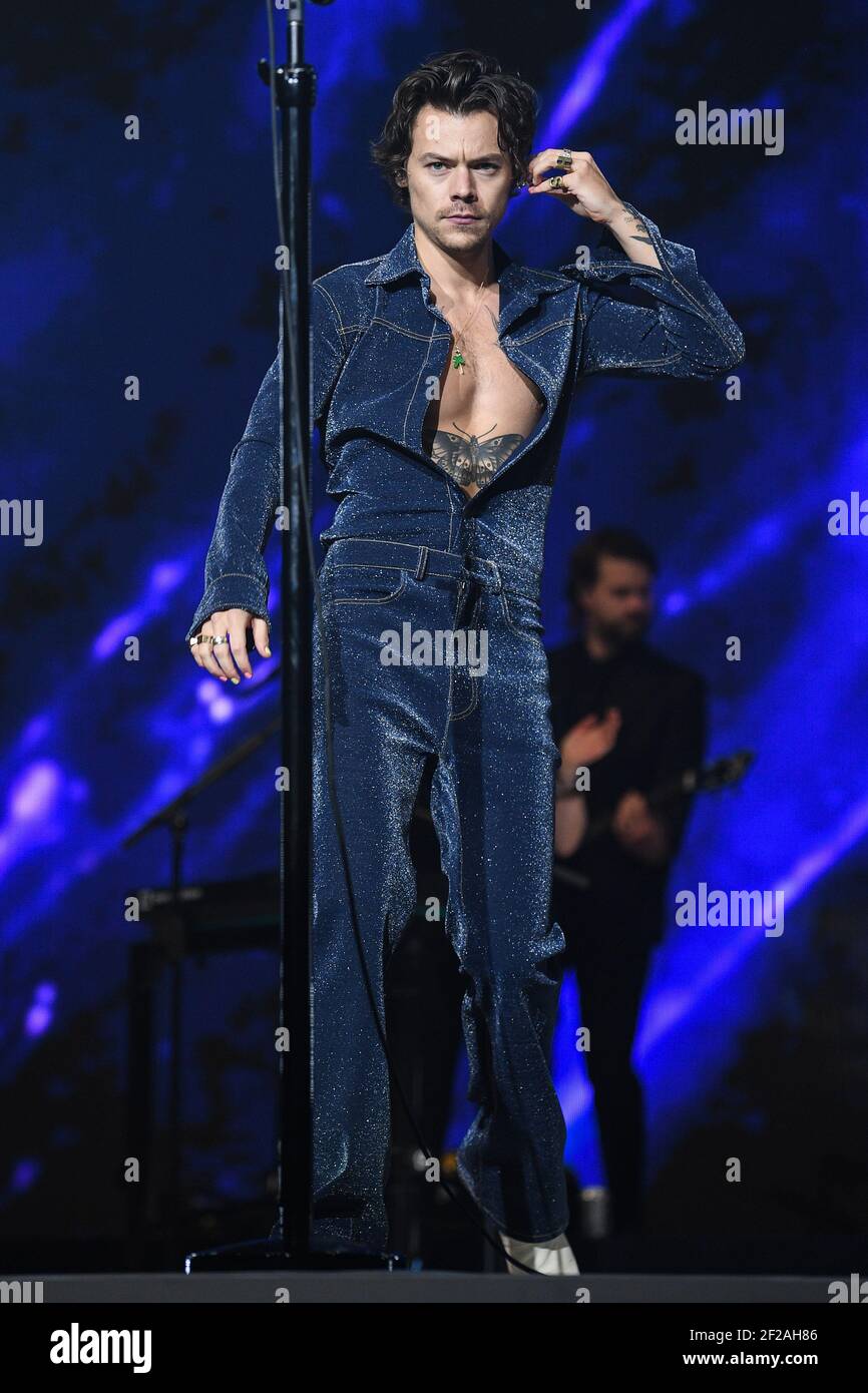 London, United Kingdom. 7th December 2019. Harry Styles on stage during ...