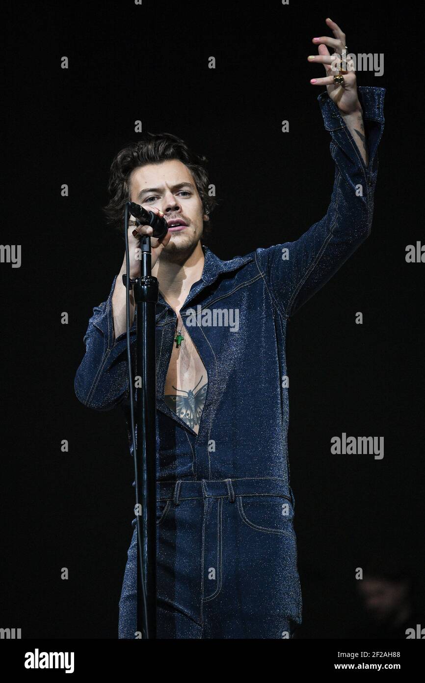 London, United Kingdom. 7th December 2019. Harry Styles on stage during ...
