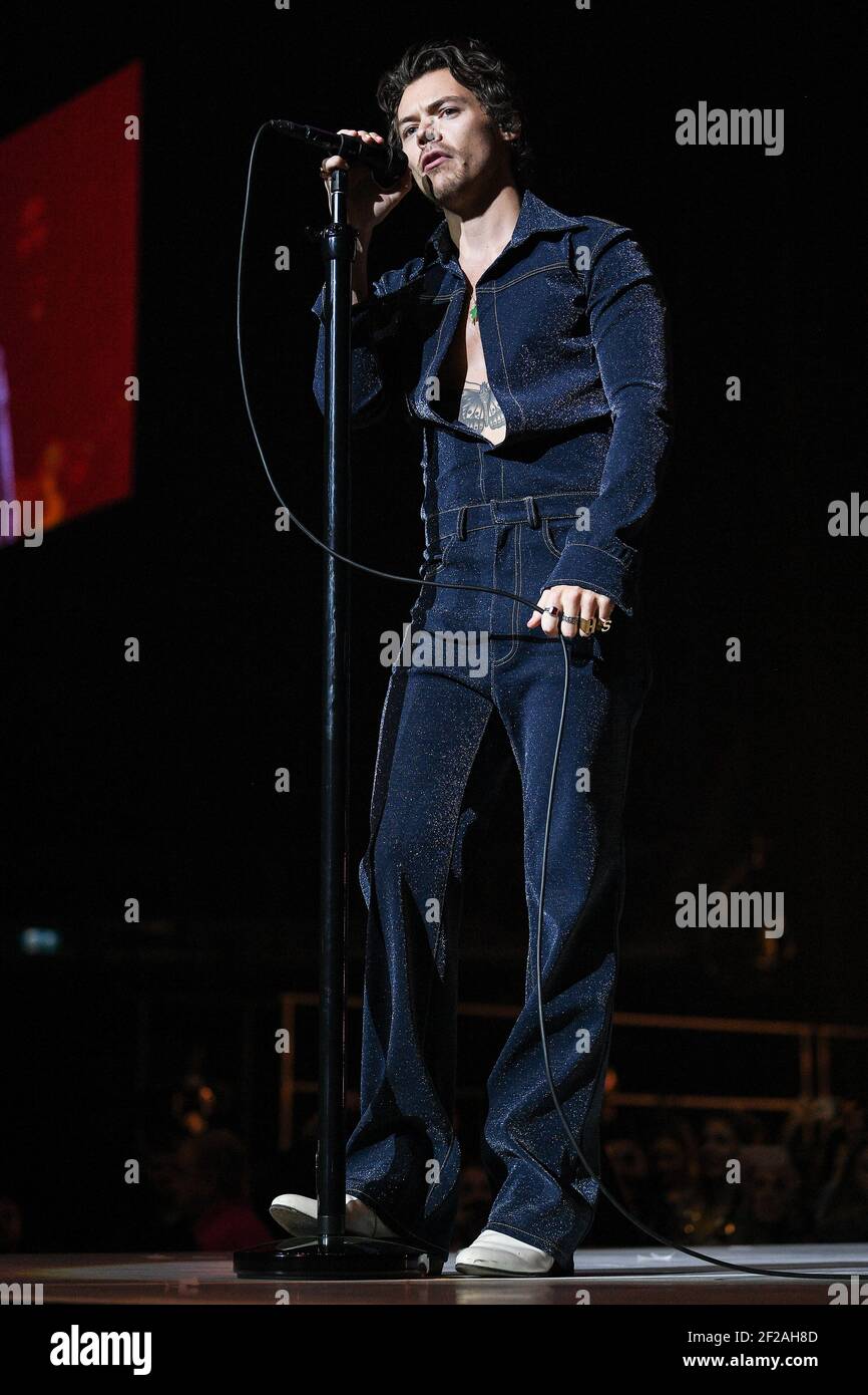 London, United Kingdom. 7th December 2019. Harry Styles on stage during ...