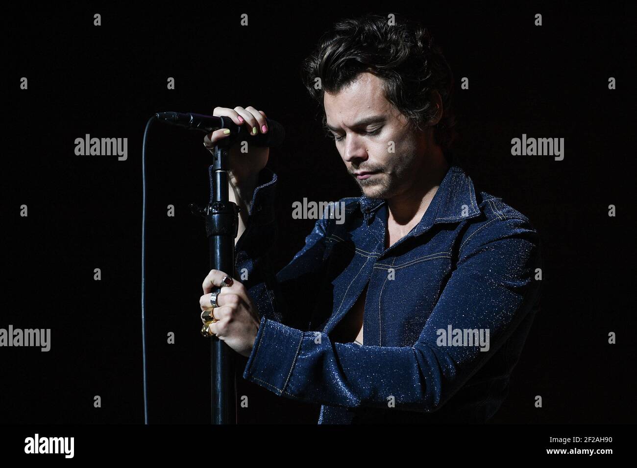 London, United Kingdom. 7th December 2019. Harry Styles on stage during ...