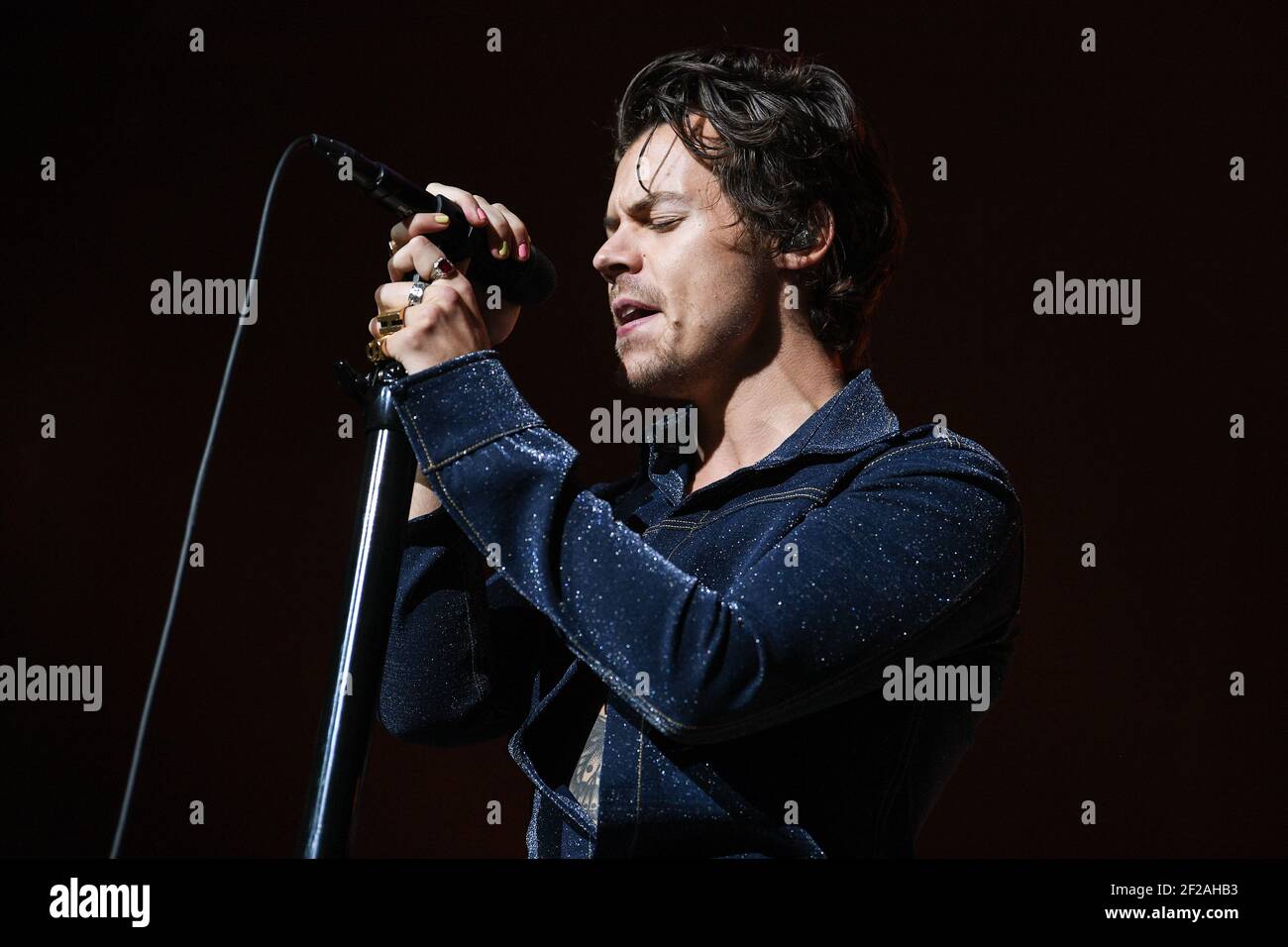 London, United Kingdom. 7th December 2019. Harry Styles on stage during ...