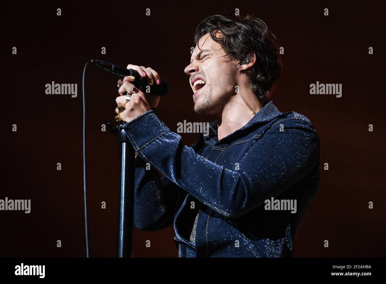 London, United Kingdom. 7th December 2019. Harry Styles on stage during ...