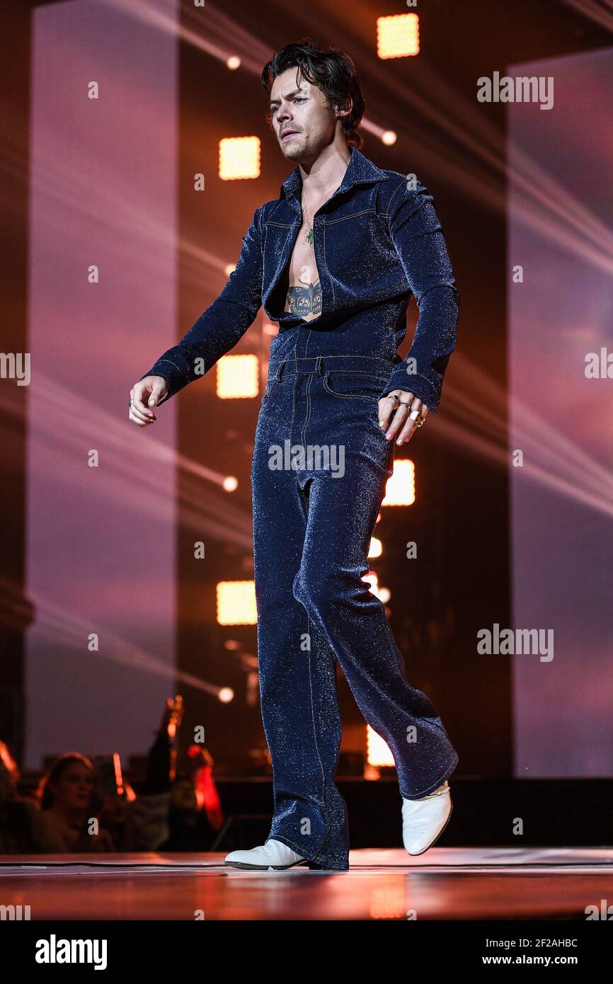 London, United Kingdom. 7th December 2019. Harry Styles on stage during ...