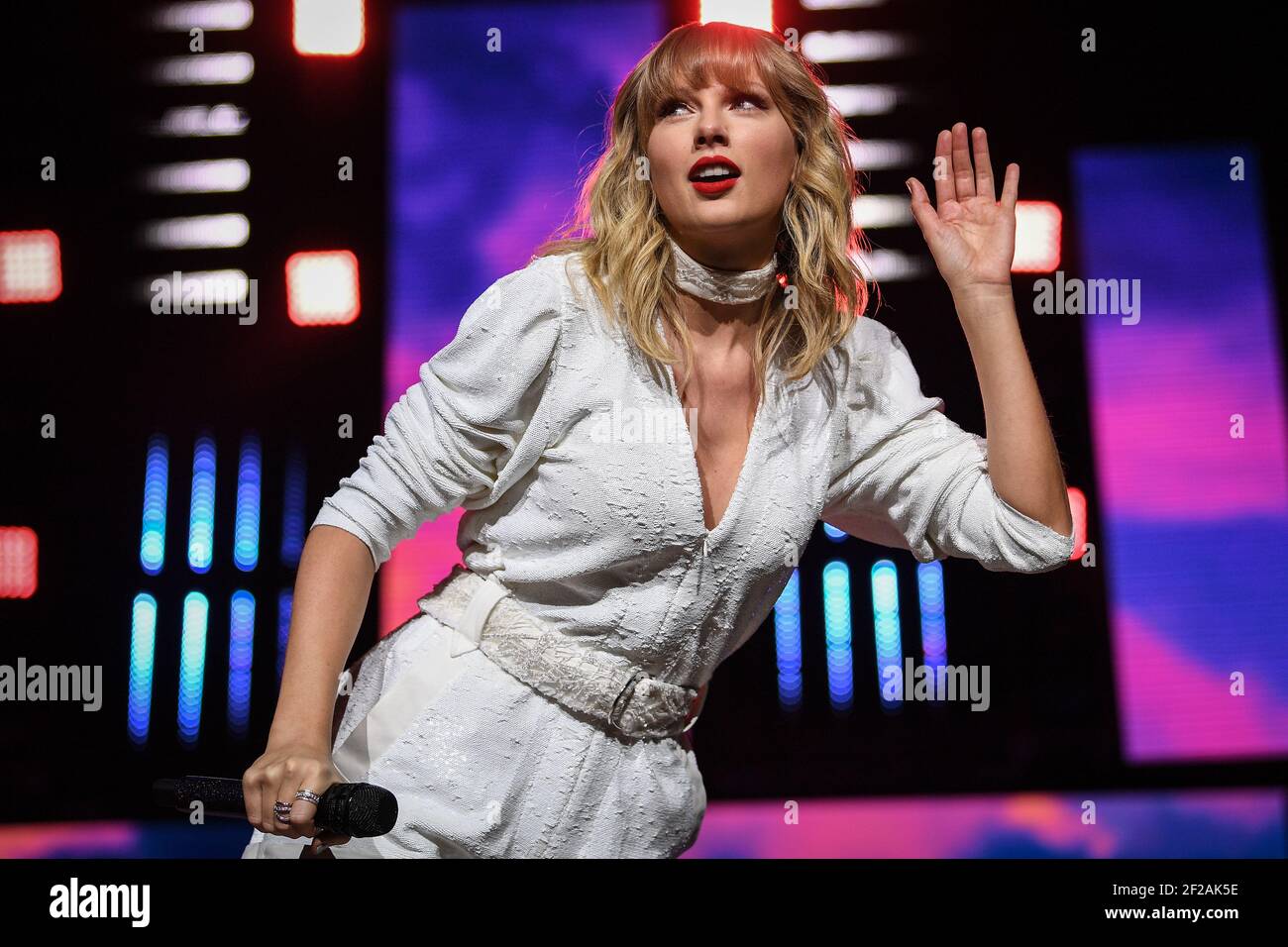 Taylor swift 2019 concert hi-res stock photography and images - Alamy